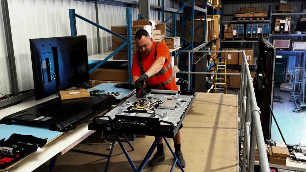 Maintain - Display Partners International